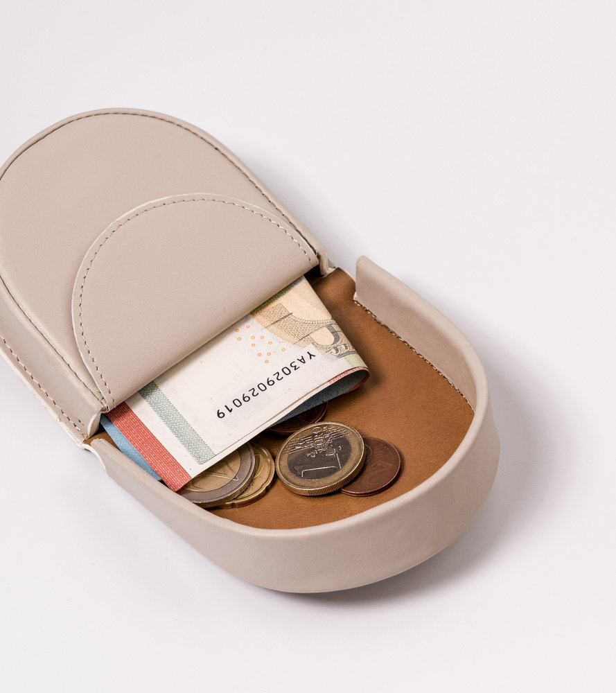 Skórzana bilonówka z magnetycznym zapięciem — Peterson - beżowy | sklep ...